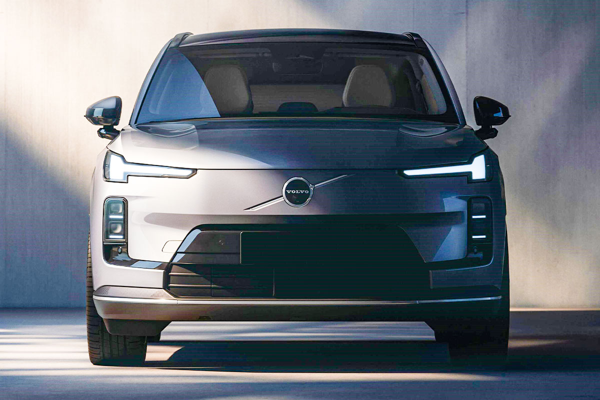 「EVでもガソリンでもない第三の選択肢」ボルボXC70、200km電動走行可能な次世代ハイブリッドSUVが登場