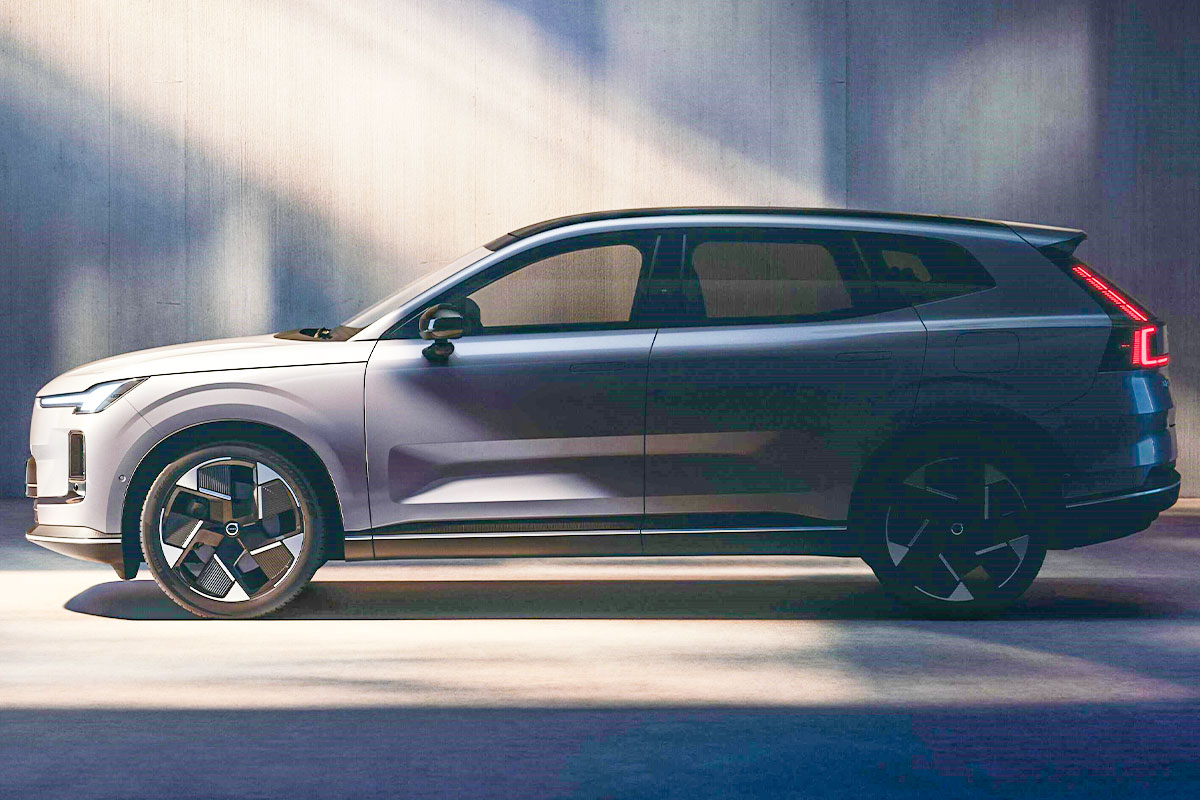 「EVでもガソリンでもない第三の選択肢」ボルボXC70、200km電動走行可能な次世代ハイブリッドSUVが登場