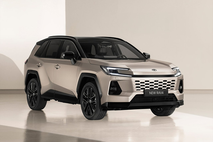 トヨタが「ガソリン廃止」で挑む新型RAV4、AI搭載＆走るたび進化する「SDV第一号」がついに公開